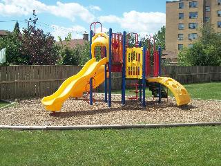 10 Jayzel Drive, Toronto for rent - RentSeeker.ca